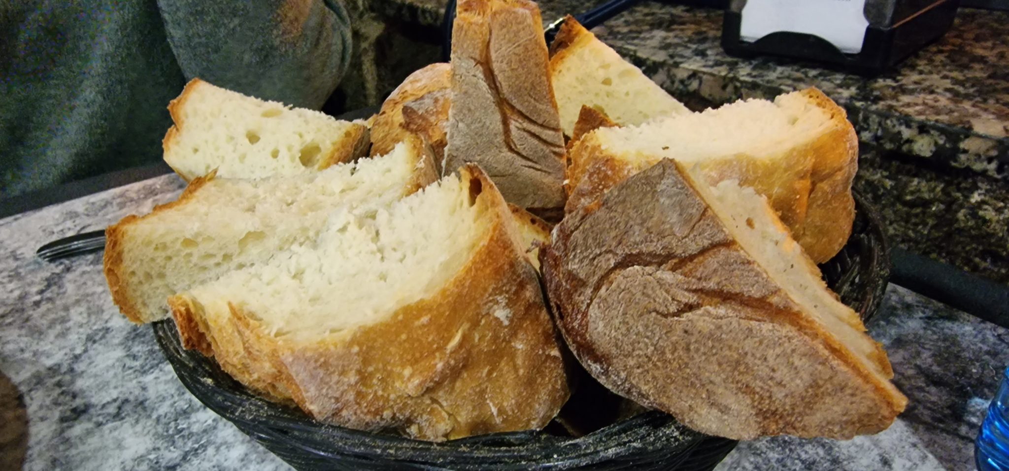 Bar El Molino, el tapeo más tradicional en el corazón del barrio de San ...
