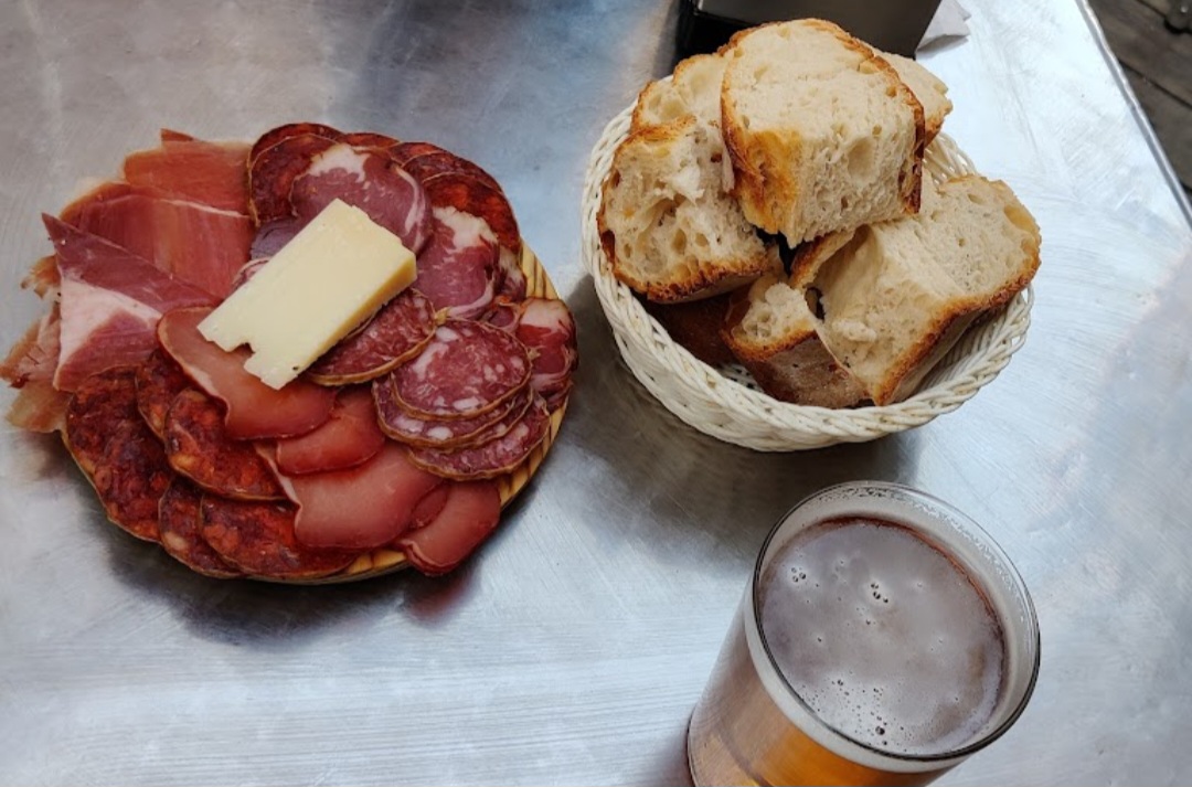 Bar El Molino, el tapeo más tradicional en el corazón del barrio de San ...